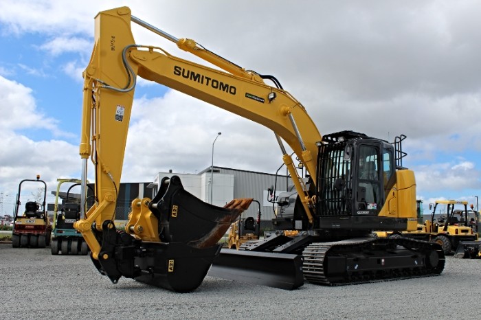 Alpha Equipment | Excavators