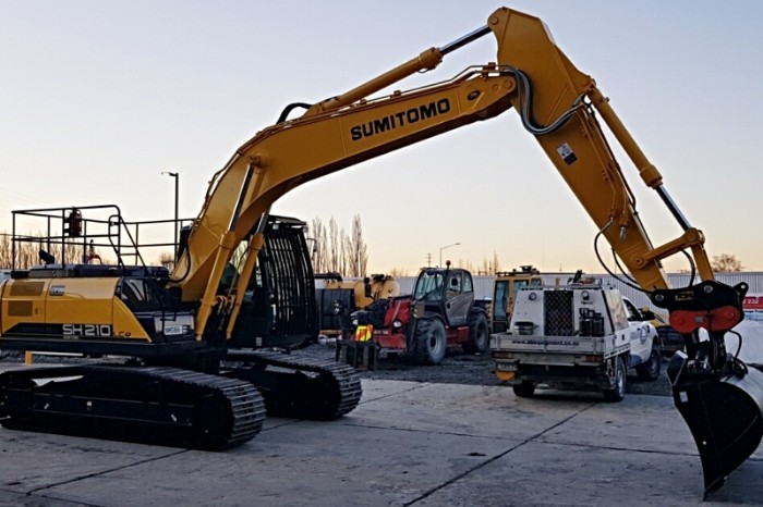 Alpha Equipment | Excavators