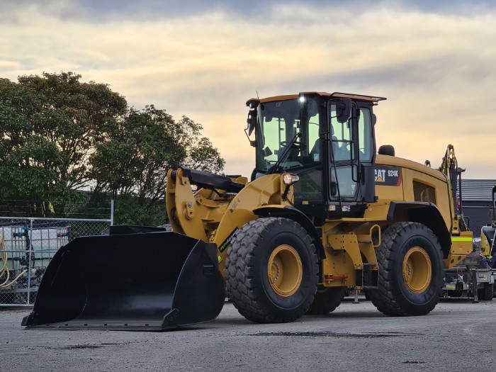 Alpha Equipment | Loaders