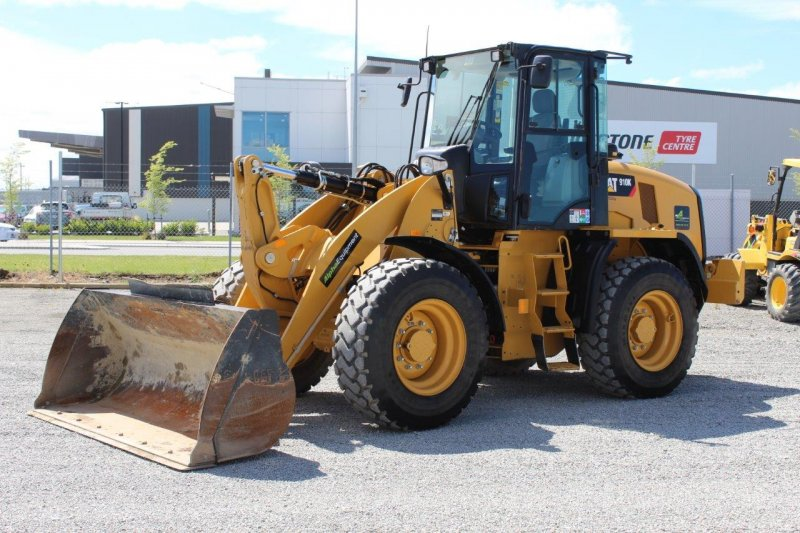 Alpha Equipment | Loaders