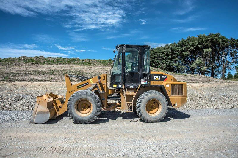 Alpha Equipment | Loaders